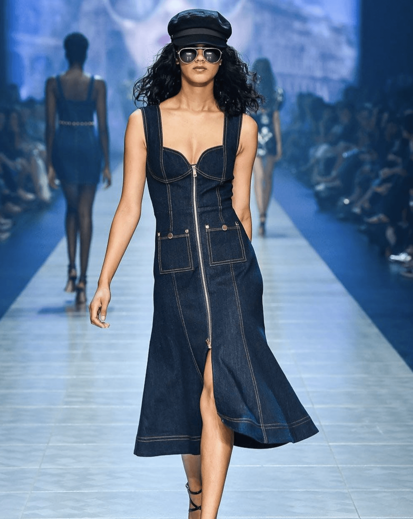 Country Girl Management - Catwalking Like A Queen